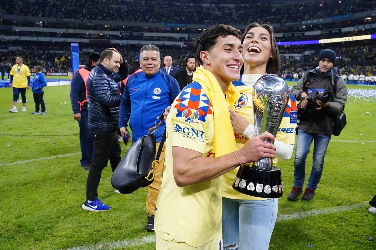 ¿Se nos muere el amor? Sabrina Enciso y Alejandro Zendejas desatan rumores de ruptura tras dos ...